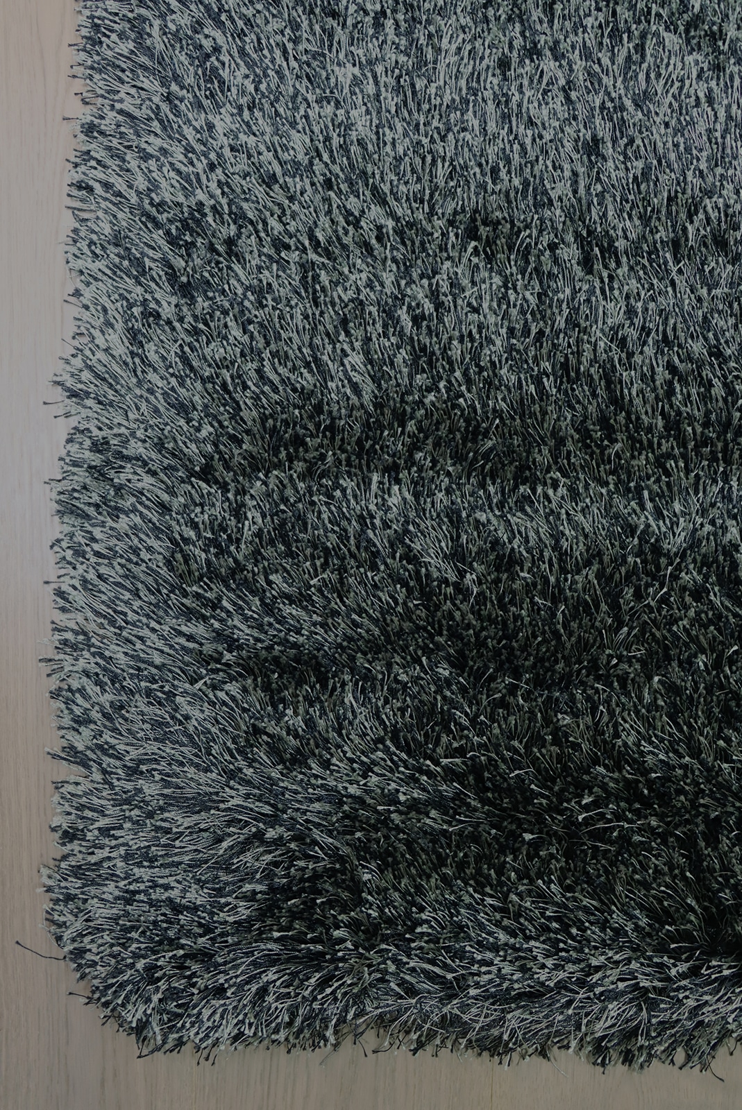 Näyttävä nukkamatto Artica 80x160 Graphite MATTO.fi