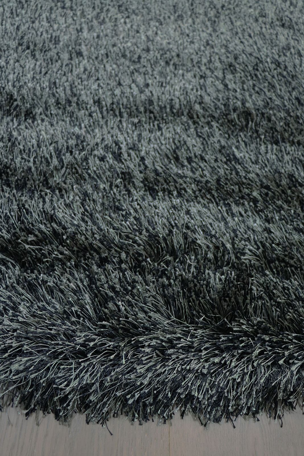 Näyttävä nukkamatto Artica 80x160 Graphite MATTO.fi